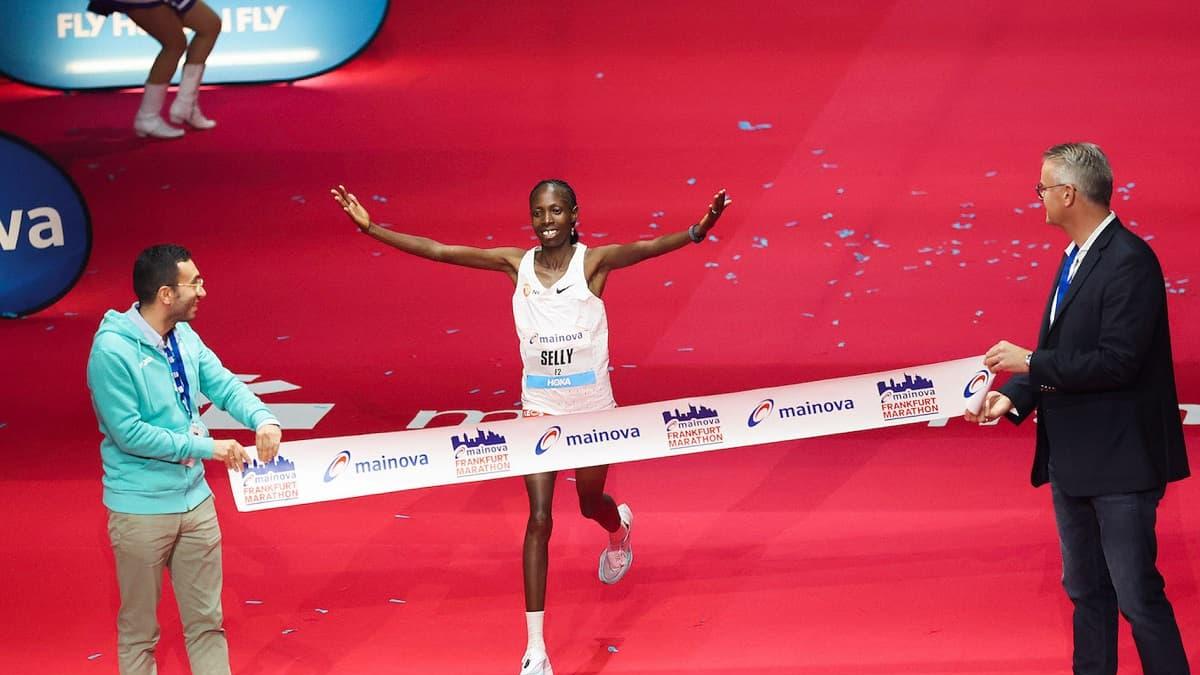Kenyans Brimin Misoi and Selly Kaptich triumph at Frankfurt Marathon ...