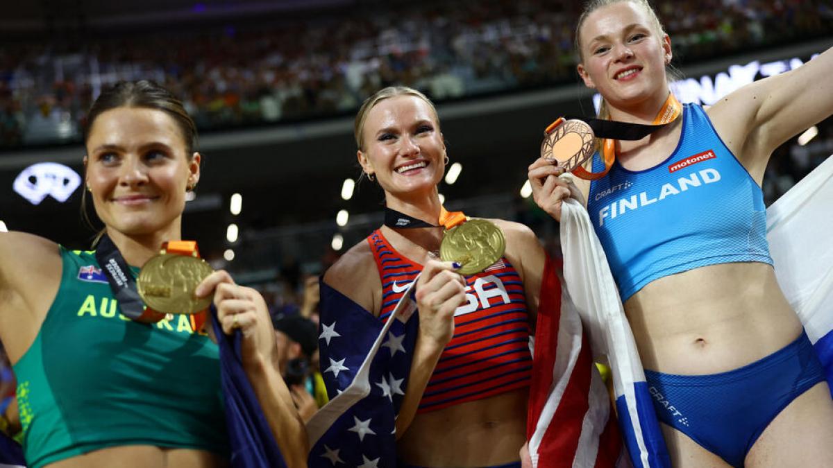 Nina Kennedy and Katie Moon Share World Championships Pole Vault Gold | Watch Athletics