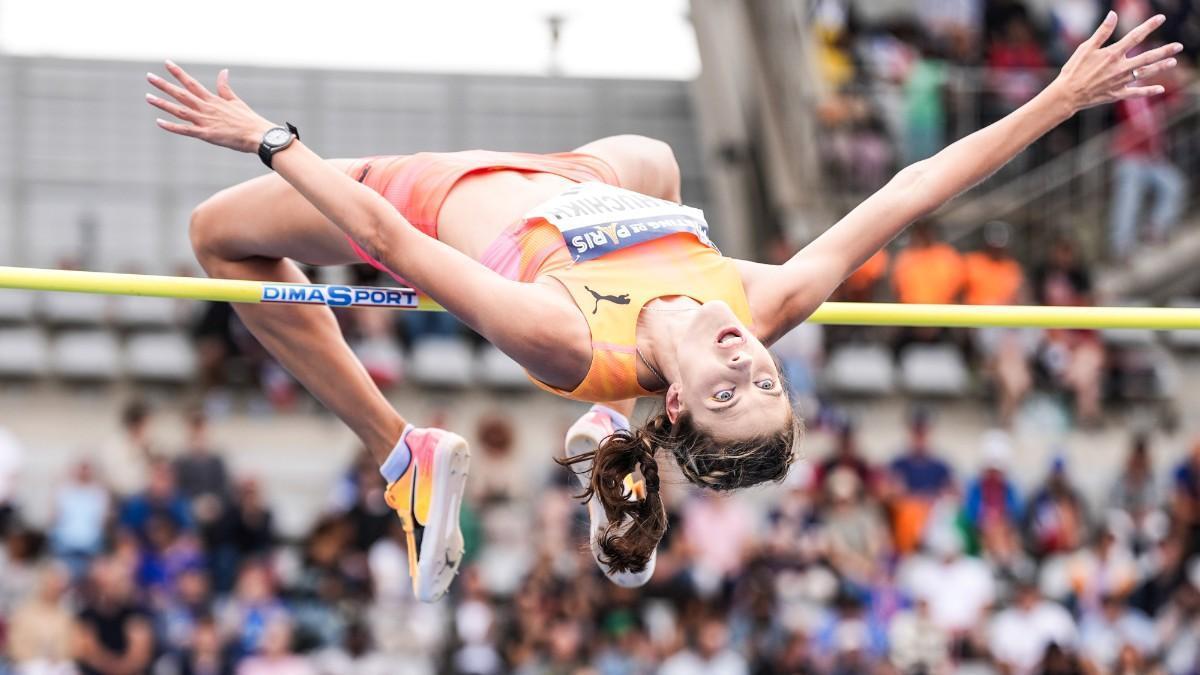 Mahuchikh Breaks Long-Standing High Jump World Record with an Amazing 2 ...