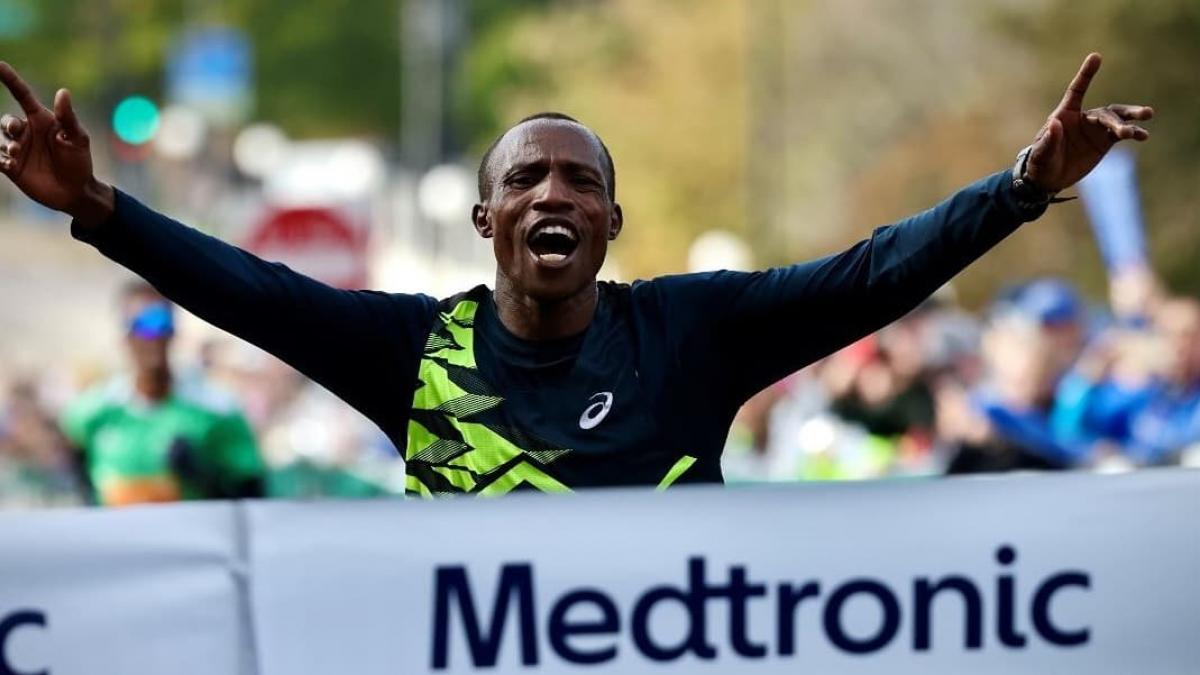 Shadrack Kimining and Molly Bookmyer Triumph at Twin Cities Marathon ...