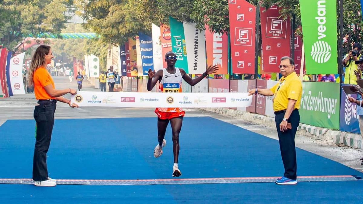 Cheptegei Excels, Eyayu Shocks in Vedanta Delhi Half Marathon | Watch ...