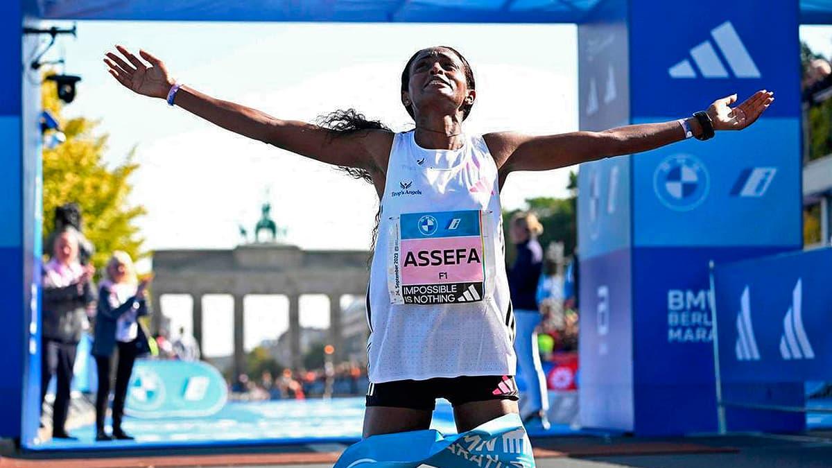 Tigst Assefa Shatters Women's-Only World Record at 2025 London Marathon ...