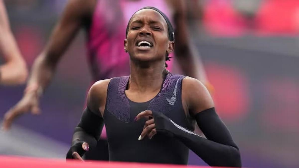 Faith Kipyegon Runs 4:06.42 in Mile Attempt — Breaks Her Own World ...