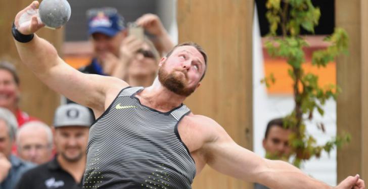 Ryan Crouser opens season with big throw of 22.05m | Watch Athletics