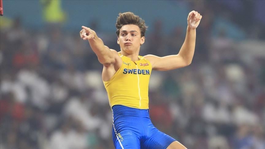 Armand Duplantis Breaks Pole Vault World Record with 6.30m to Win Third ...
