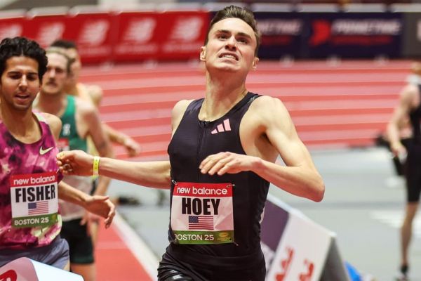 Hoey smashes world indoor 800m record with 1:42.50; Kessler runs 4:48 ...